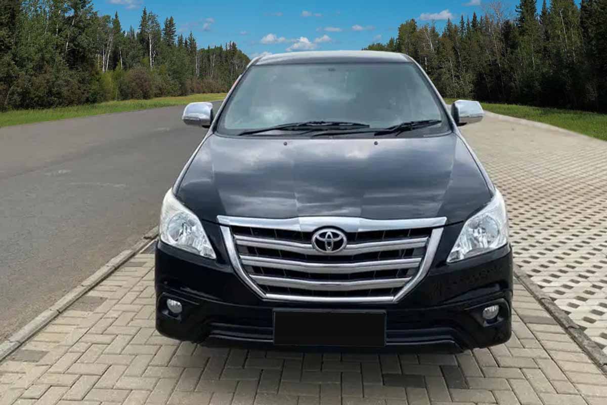 Toyota Innova | Ubud Car Rental | Bali Transport Service